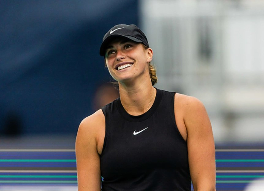 Estrenando el primer puesto: Sabalenka impone condiciones en el inicio de las WTA Finals